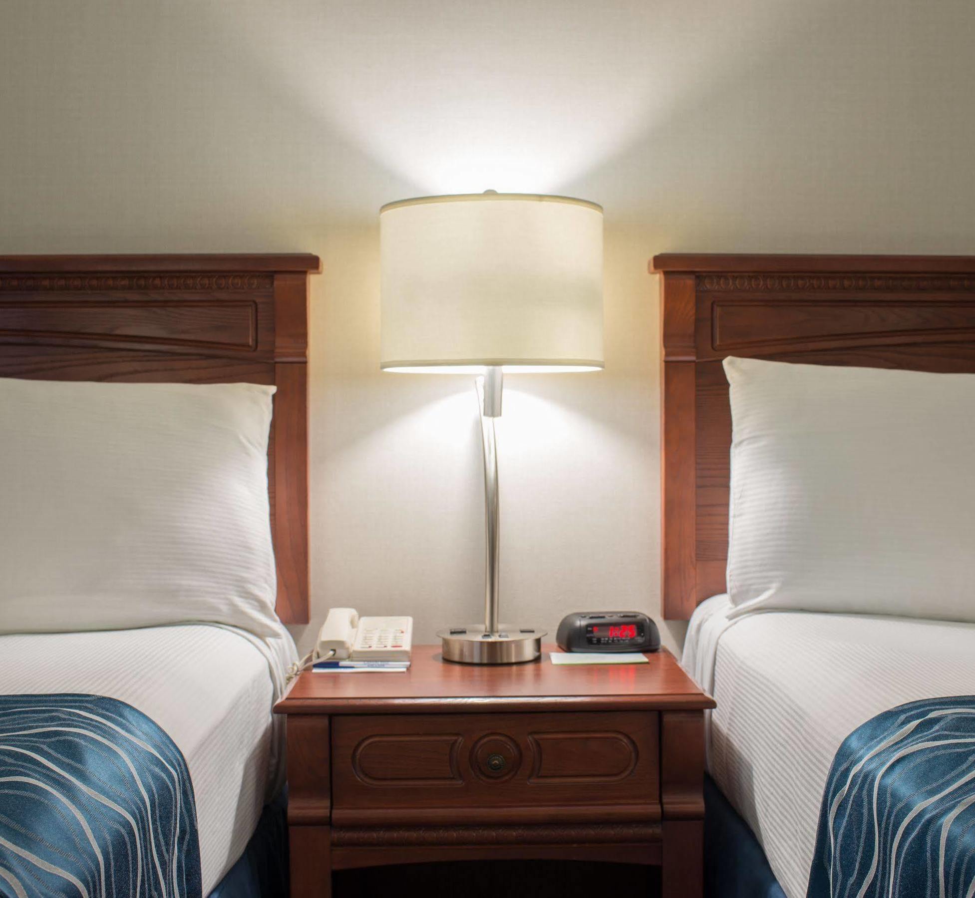 CAPITAL HILL HOTEL & SUITES | ⋆⋆⋆ | OTTAWA, CANADA | SEASON DEALS FROM $126